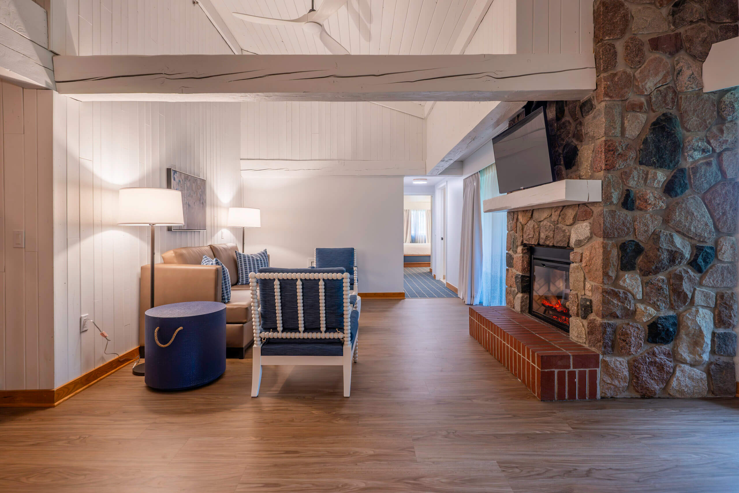 Lodges King Loft Suite - Lake Lawn Resort