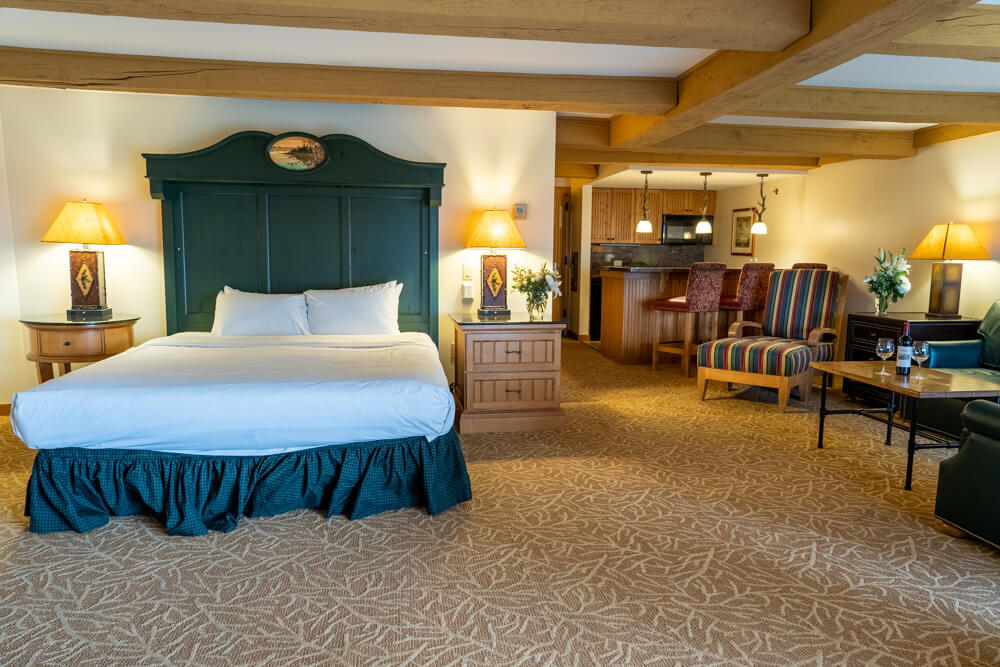 Lodges Middle King Suite - Lake Lawn Resort