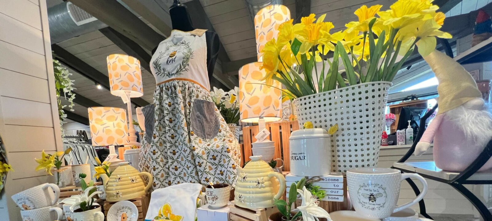 Gift Shop - Lake Lawn Resort