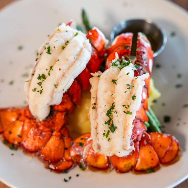 The Lookout Bar & Eatery - Lake Lawn Resort