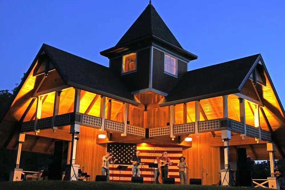 Lake Lawn Resort Sponsors “Icons of Country” Night at Phoenix Park ...